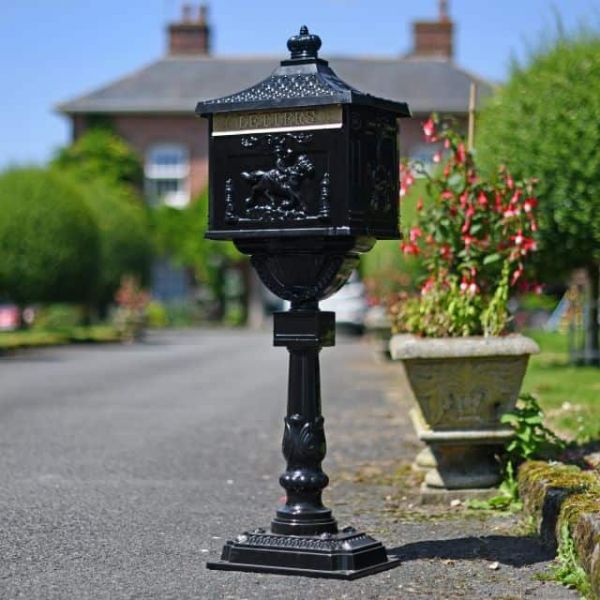 “Onyx Jewel” GR Post Box | Black Country Metalworks