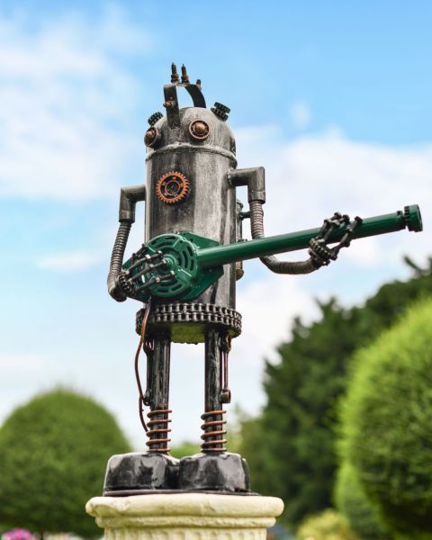 Sitting Robot Recycled Metal Sculpture | Black Country Metalworks
