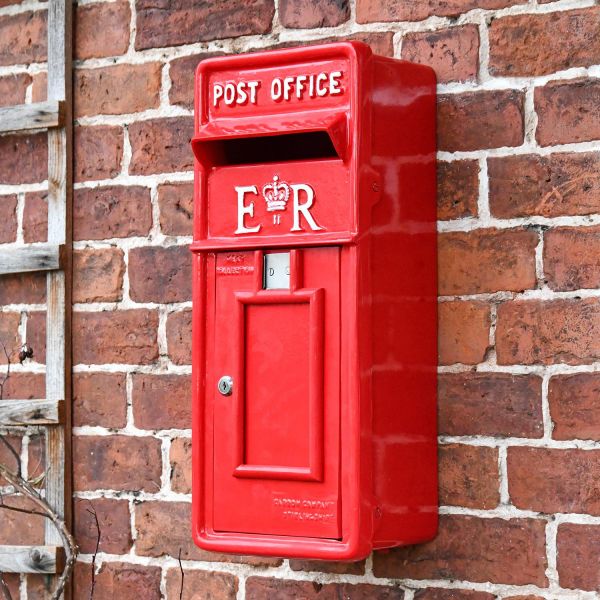 “Onyx Jewel” GR Post Box | Black Country Metalworks