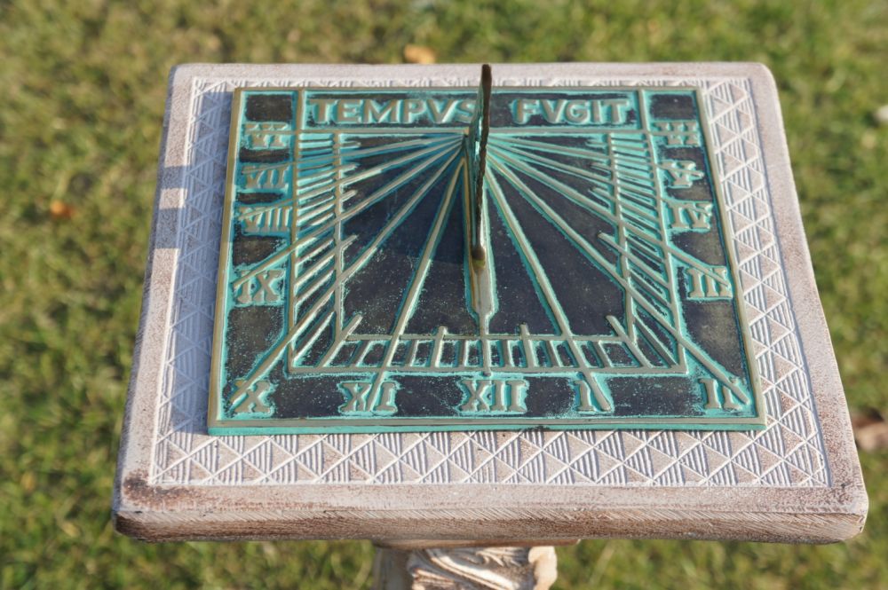 Verdigris 'Tempus Fugit' Square Sundial - 200mm | Black Country Metalworks