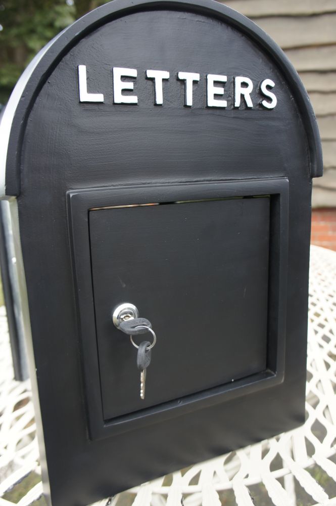 Black & White Grosvenor Telescopic Post Box | Black Country Metalworks