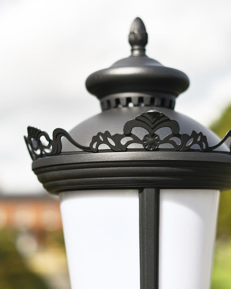 "Longthorpe" Black Traditional Lamp Post - 2.6m | Black Country Metalworks