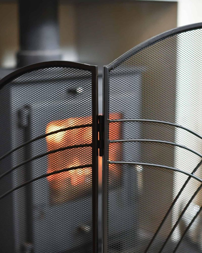 “Maynall Manor” Three Fold Arched Fire Guard | Black Country Metalworks