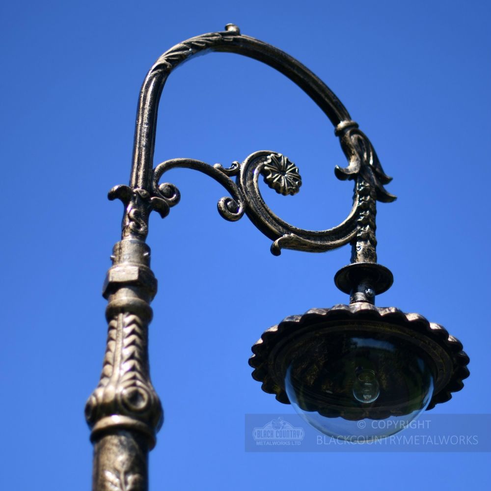 "Lady Oralie" Antique Gold Deluxe Cast Iron Victorian Lamp Post 3.1m ...