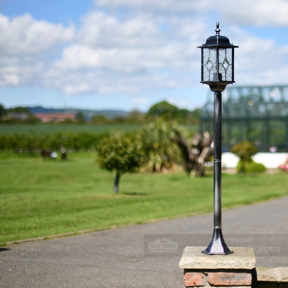 "Marsden" Vintage Style Miniature Lamp Post - 1.2m | Black Country ...