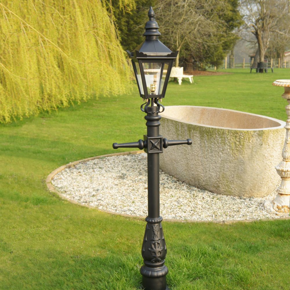 “Portrait” Minature Victorian Lamp Post | Black Country Metalworks