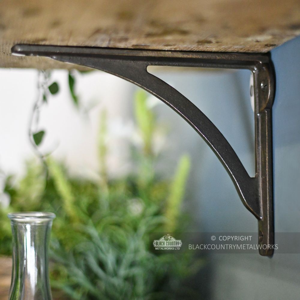 Natural Iron Curved Shelf Bracket 14 x 18cm | Black Country Metalworks