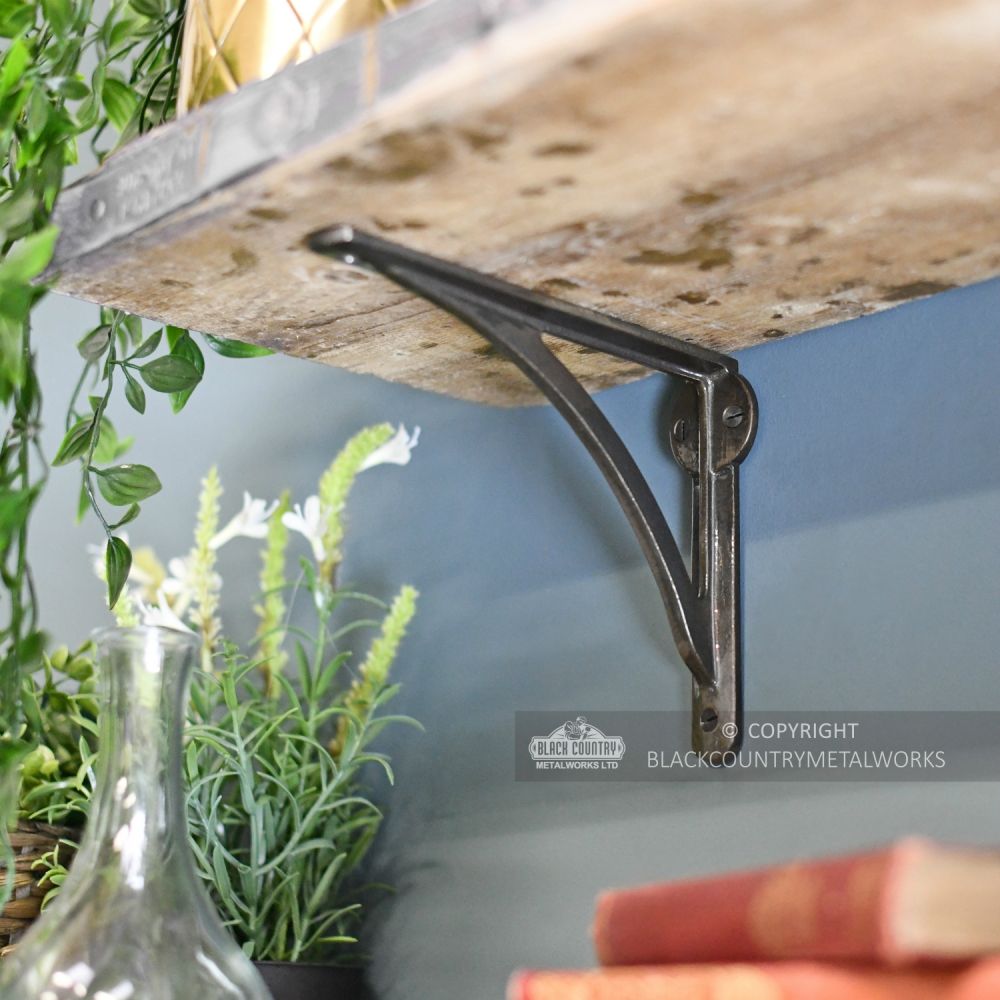 Natural Iron Curved Shelf Bracket 14 x 18cm | Black Country Metalworks
