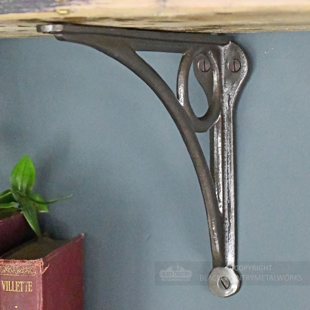 Cast Iron Circle Design Shelf Bracket 16 x 19.5cm | Black Country ...