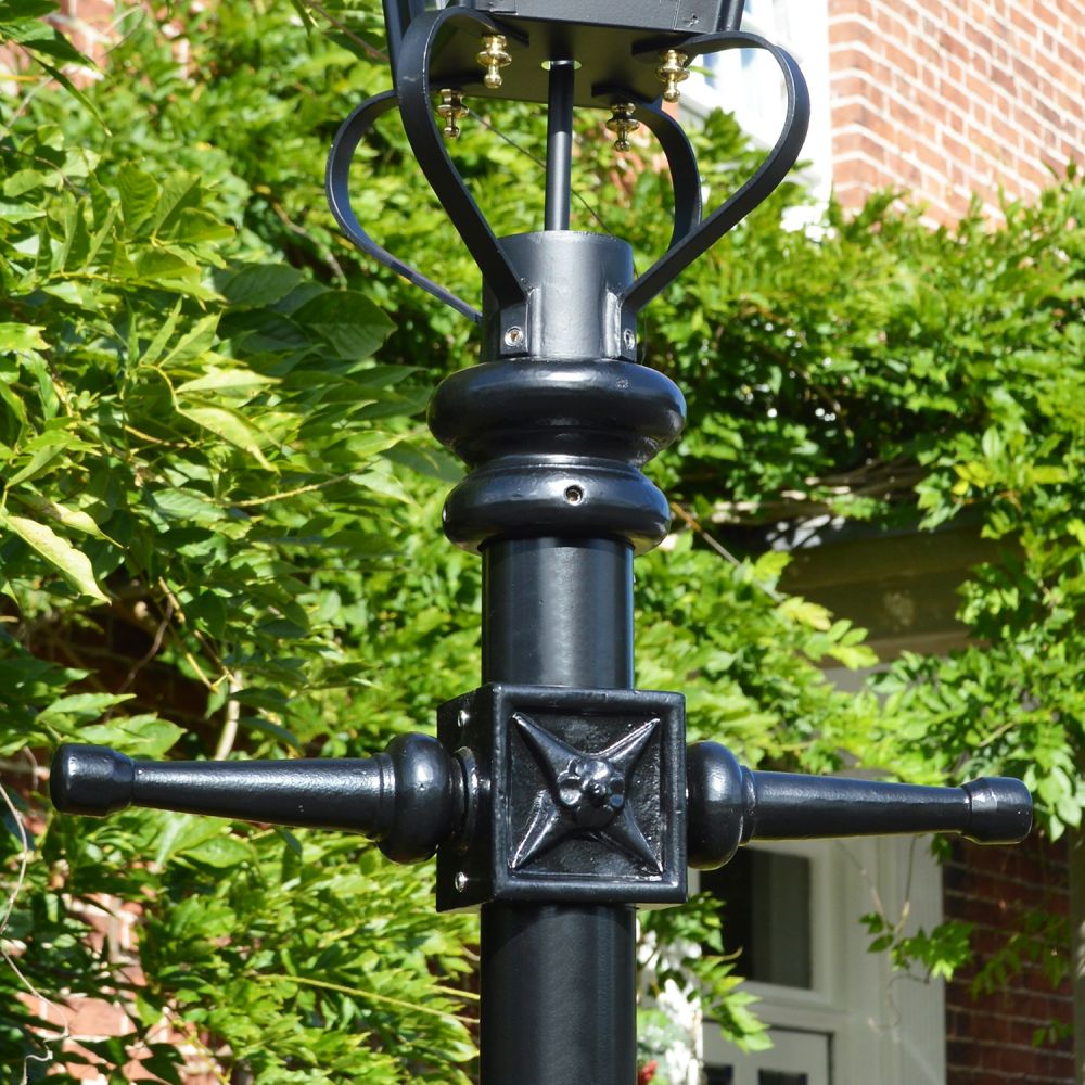Victorian Lamp Post - Black 2.7m | Black Country Metalworks