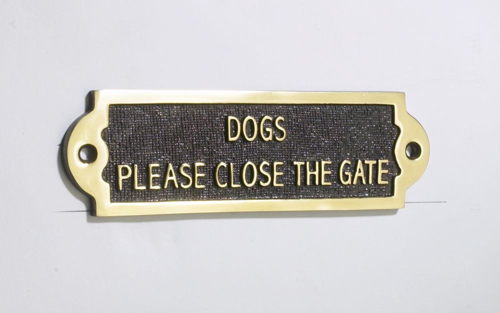 Dogs please close the gate - Gate sign | Black Country Metalworks