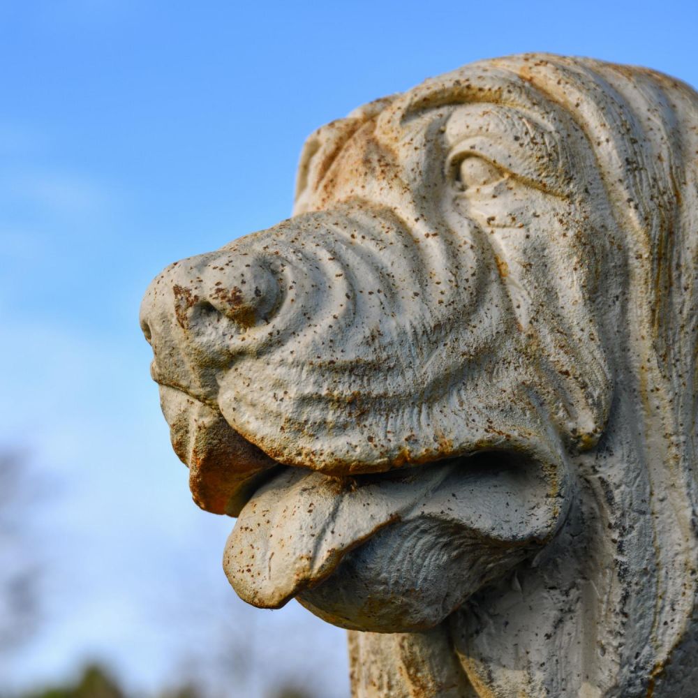 Rustic Cream Sitting Bloodhound Garden Sculpture | Black Country Metalworks