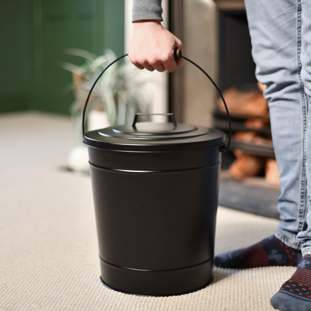 Black Ash Bucket with Lid | Black Country Metalworks