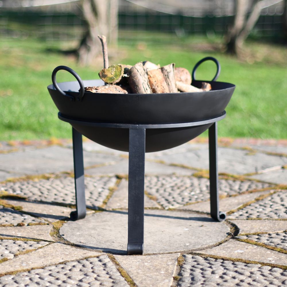 Fire Pits & Braziers | Outdoor Fireplaces | Outdoor Living | Black ...