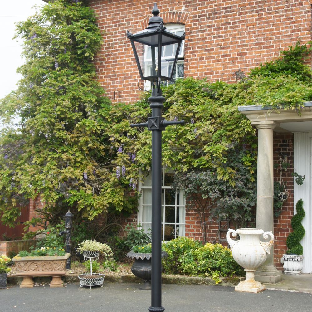 Victorian Lamp Post - Black 3.2m | Black Country Metalworks