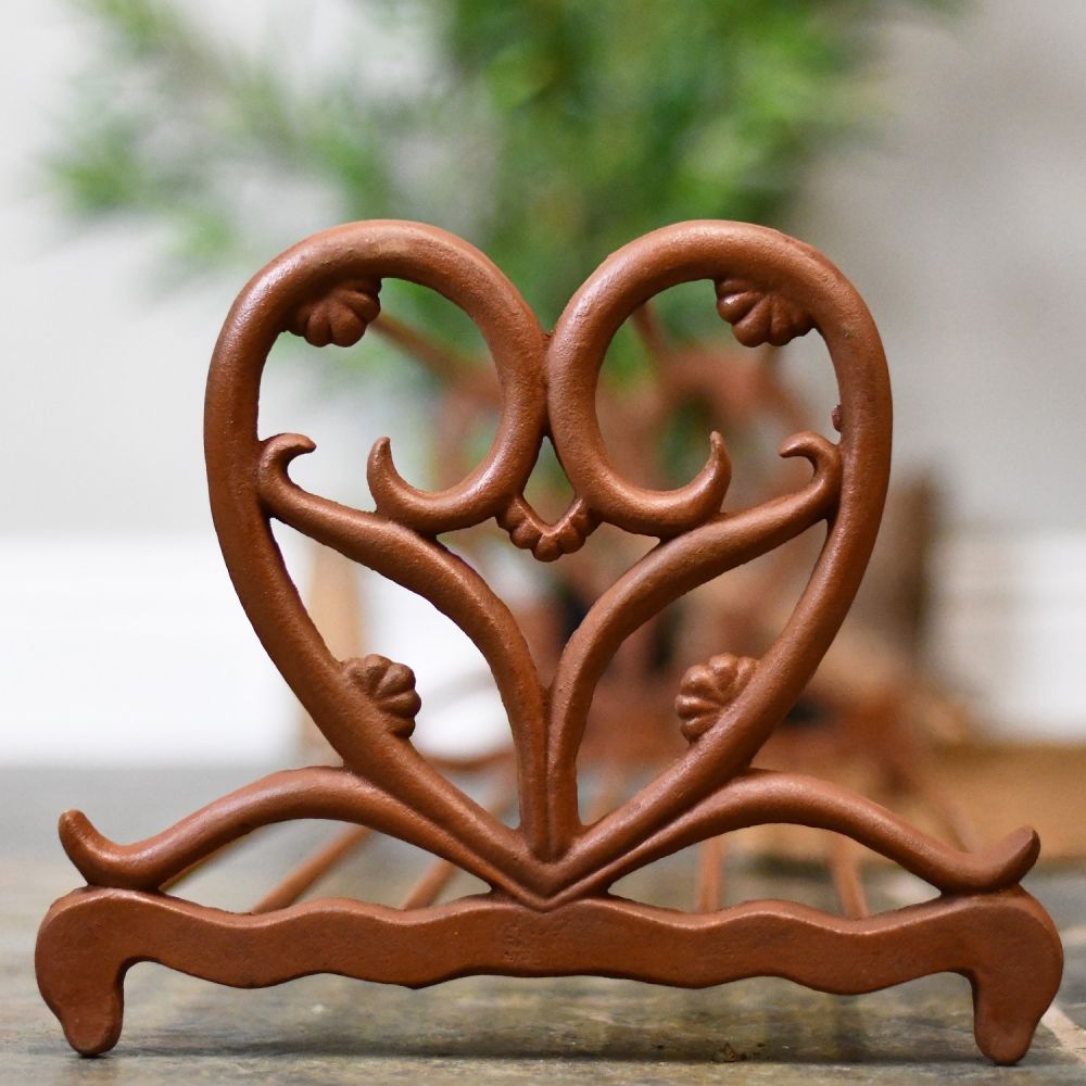 Rustic “Loredana” Heart Shoe Stand | Black Country Metalworks