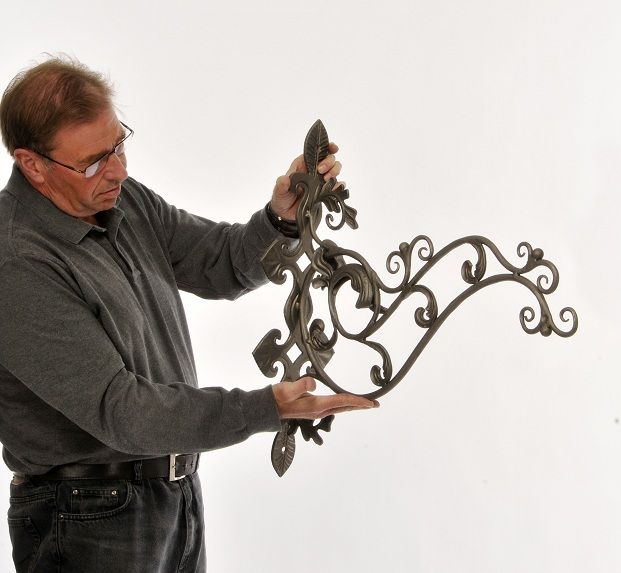 Leaf design scroll wall bracket | Black Country Metalworks
