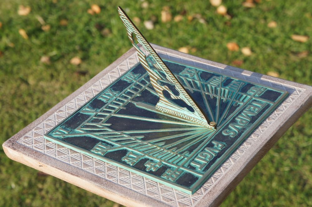 Verdigris 'Tempus Fugit' Square Sundial - 200mm | Black Country Metalworks