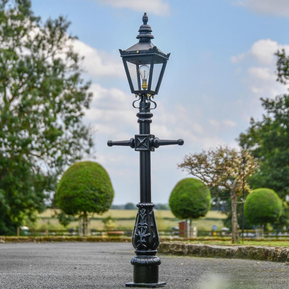 “Portrait” Minature Victorian Lamp Post | Black Country Metalworks