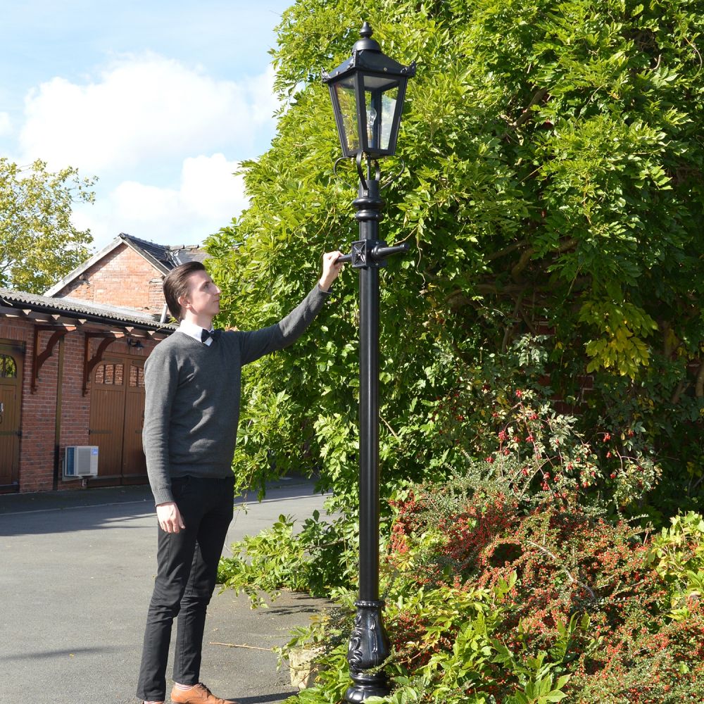Victorian Lamp Post - Black 2.7m | Black Country Metalworks
