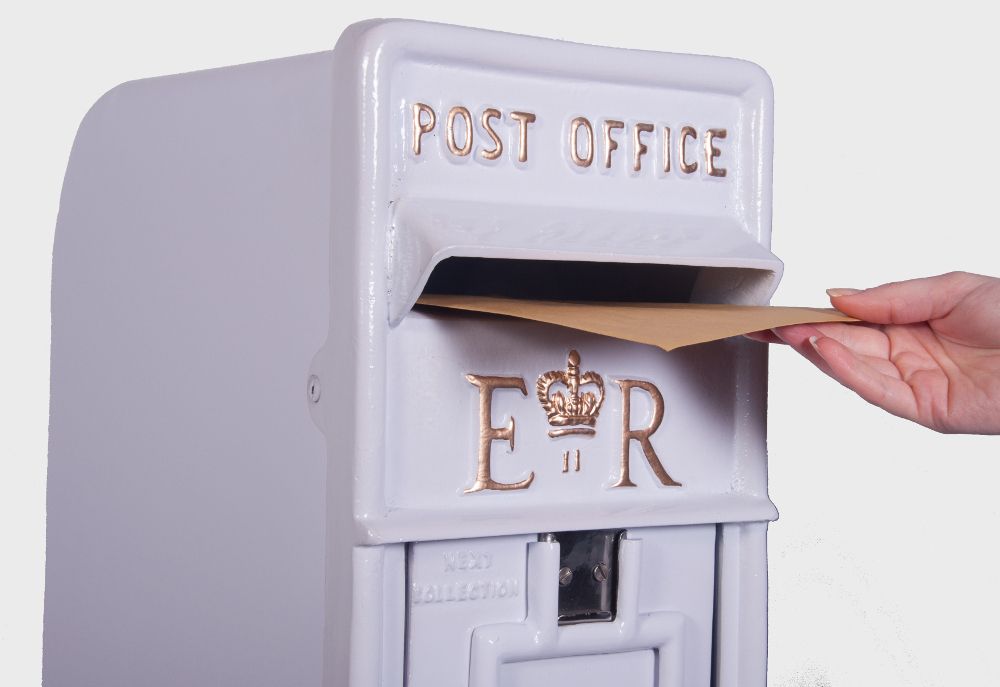 'Original Reproduction' White Elizabeth Regina Post & Parcel Box ...
