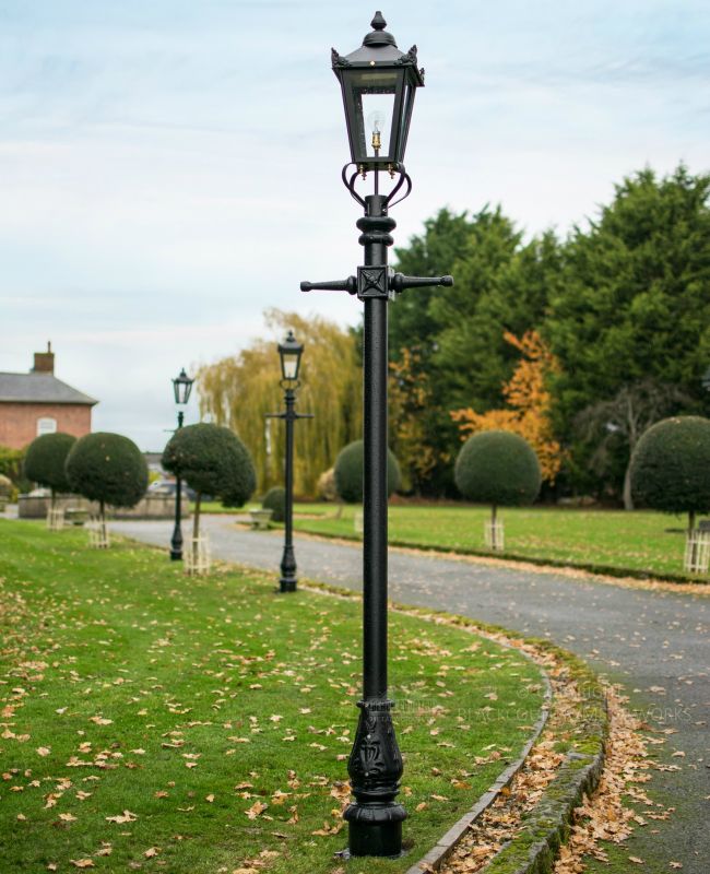 Victorian Lamp Post - Black 3.2m | Black Country Metalworks
