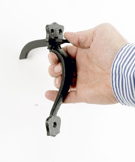 Cast Iron Thumb Latch & Chain | Black Country Metalworks