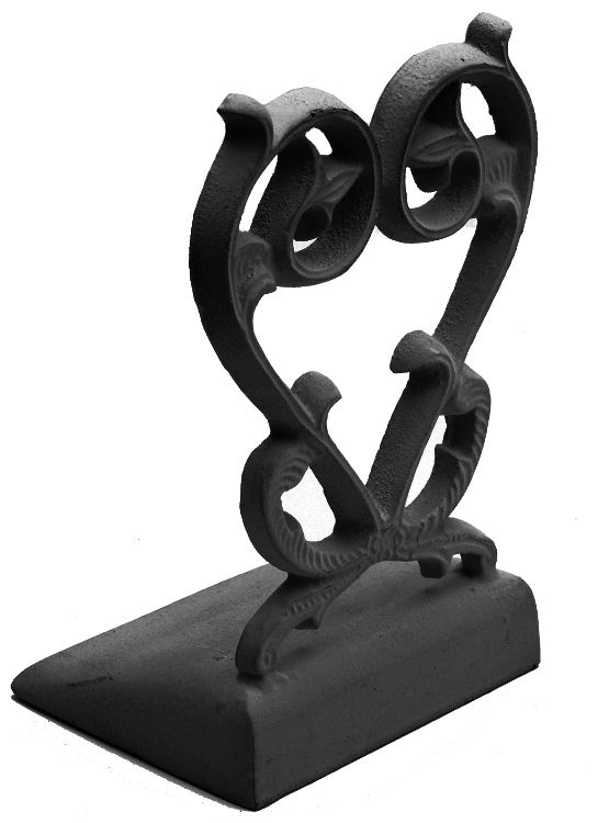 Cast Iron Balmoral Heart Door Stop | Black Country Metalworks