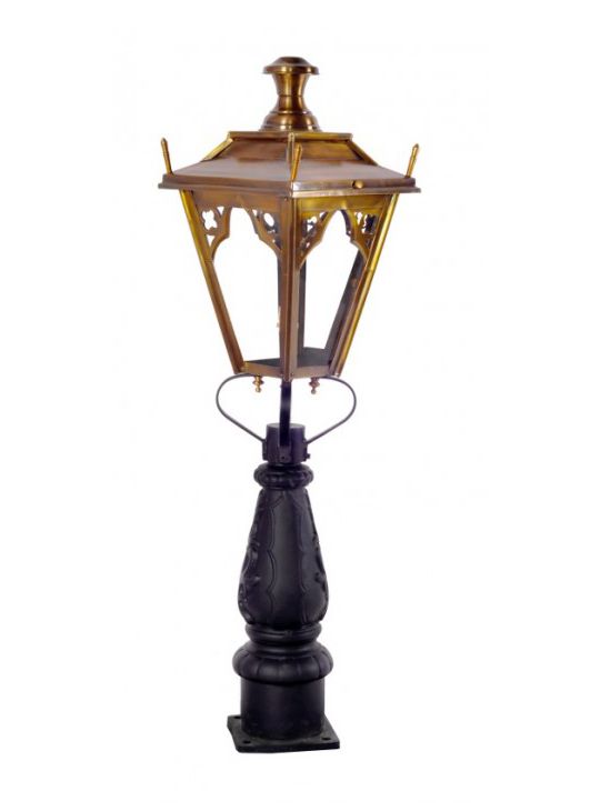 "Bramford Bank" Black Traditional Gothic Lamp Post 2.57m | Black ...