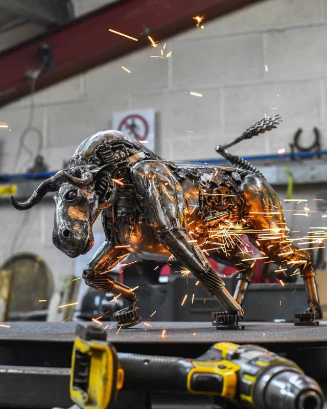 Recycled Metal Bull Sculpture - 35cm | Black Country Metalworks