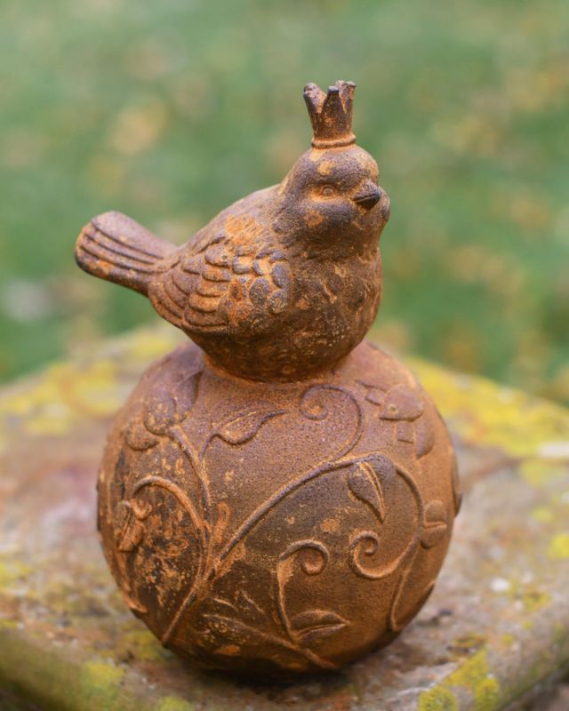 Rustic Cast Iron "Royal Monarch" Bird Garden Sculpture | Black Country ...