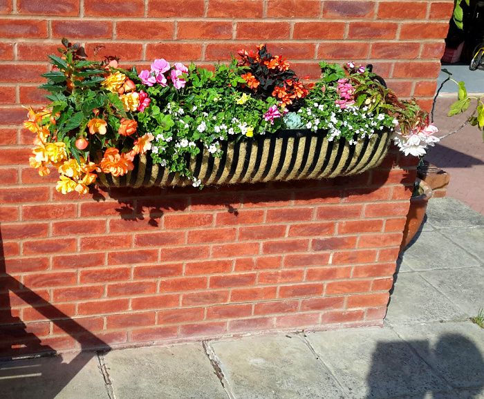 “Beeston” Rural, wall mounted “Hay feeder” style Garden Planter | Black ...