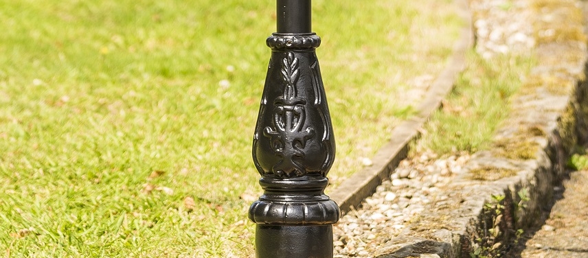 Victorian Lamp Post - Black 2.3m | Black Country Metal Works